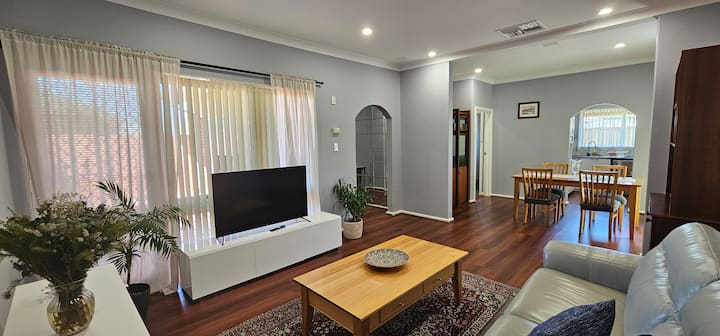 Quiet & Clean 2br House Stay - Subiaco