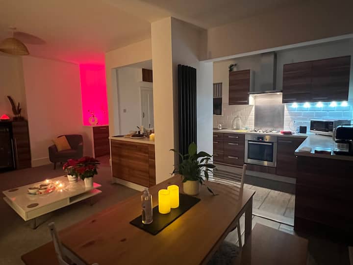 Boscombe - 2 Double Bedroom Large & Sunny Flat - Bournemouth