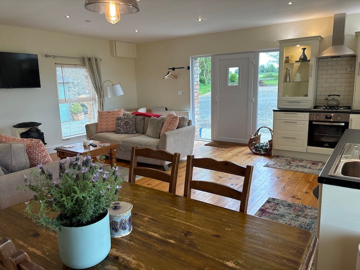 Glebe Lodge With Hot Tub Access - County Louth