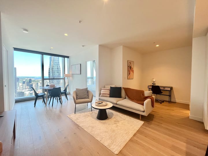 Cbd 2b2b + Free Parking: Skylines, Wifi, Pool, Gym - Melbourne