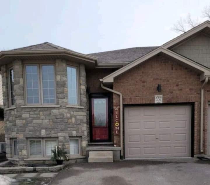 Cozy Retreat - Brantford