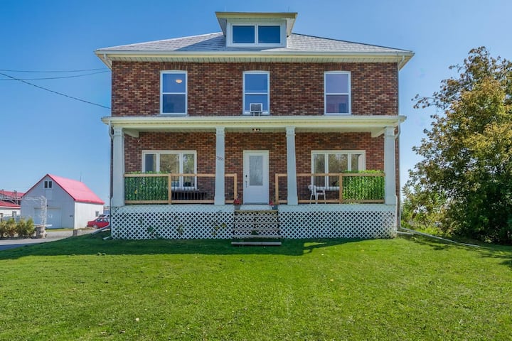 Grande Maison | 6 Chambres | Près De Montréal - Boucherville
