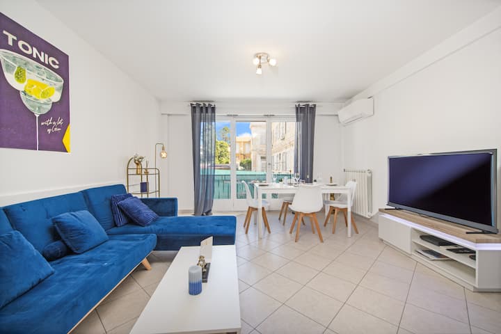 Appartement T2 Avec Balcons, Parking Extérieur - Menton