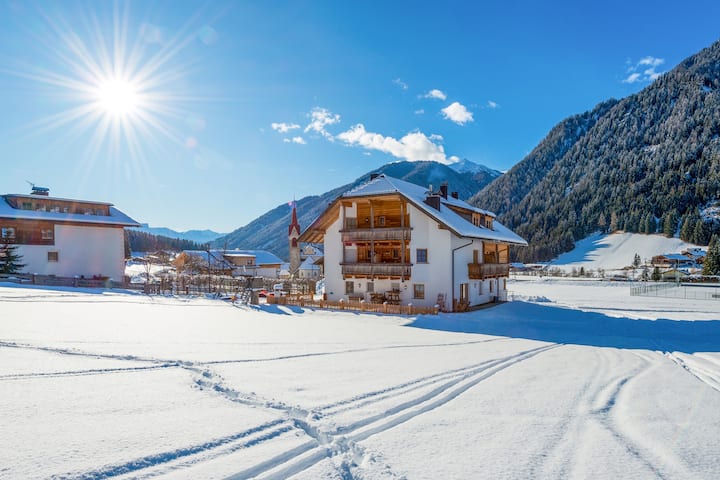 Kuhnehof | Living In The Silence Of The Mountains - Toblach