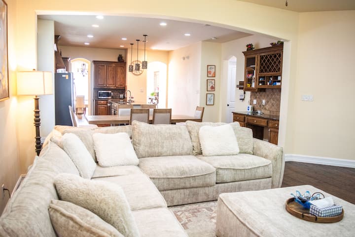 Elegant Comfortable 4 Bedrooms - Frisco, TX