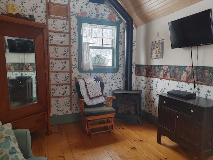 Bugaboo Cottages: The Country Garden - Summerside