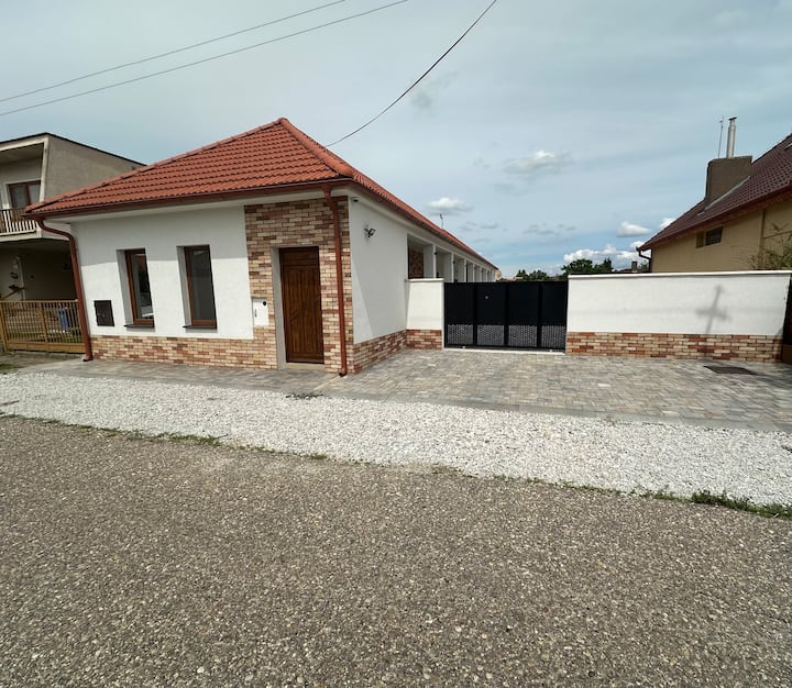 Családi Ház-nàna - Esztergom