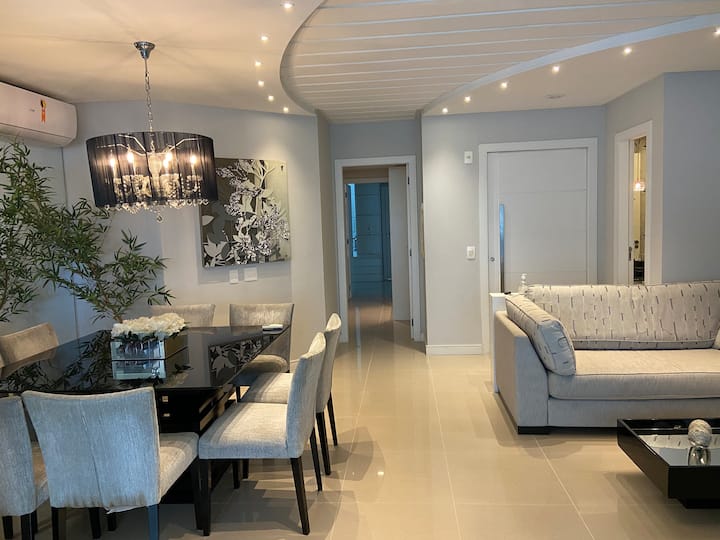 Apto Confortável Com Vista Mar - Balneario Camboriú