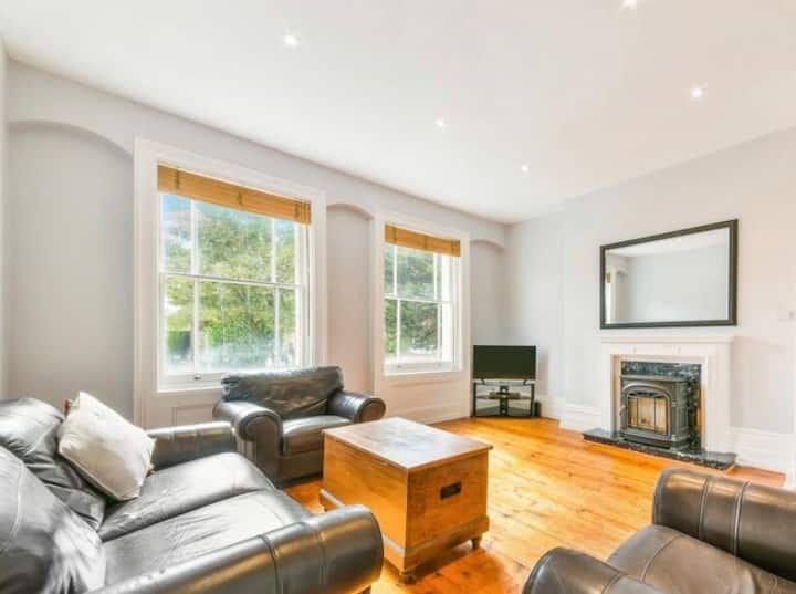 Spacious 2 Bed Flat In South London - Croydon, UK