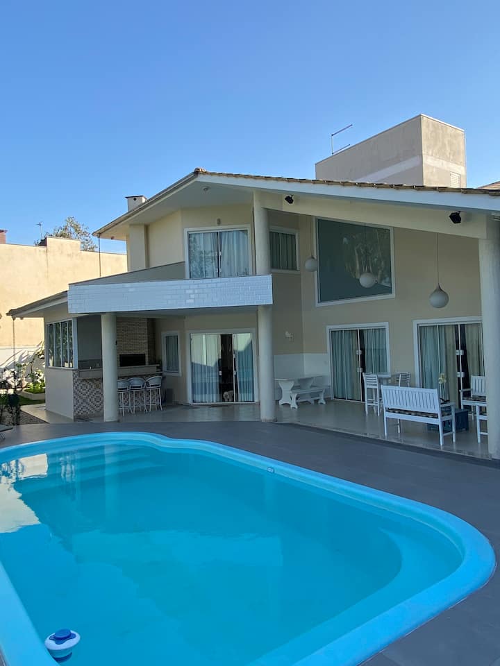 Casa Ampla Com Piscina, Mínimo Duas Diárias. - Balneario Camboriú