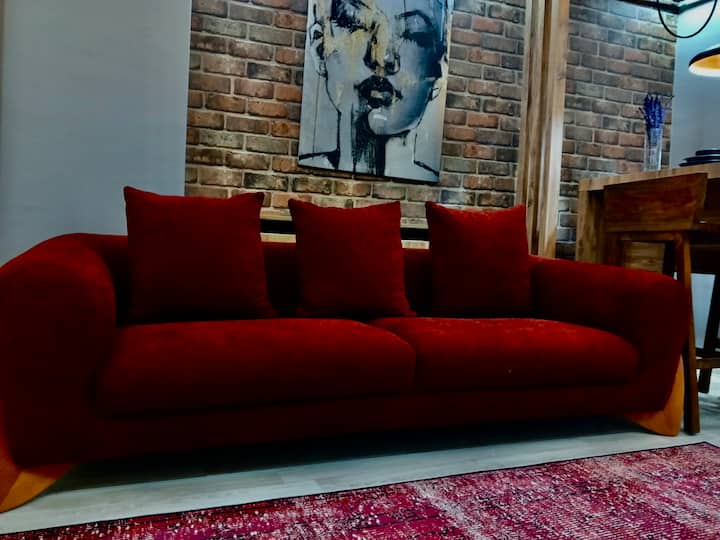 Outstanding, Modern And Stylish In The City Centre - Van