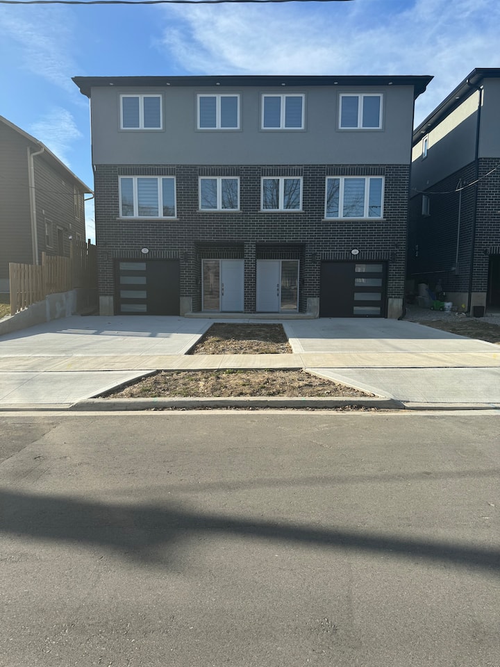 Beautiful Place To Stay - Kitchener, ON, Canada