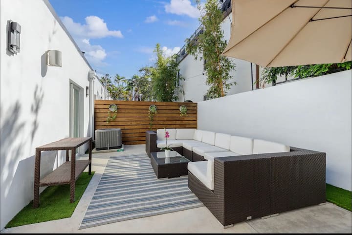 Contemporary Two Bed Las Olas - Fort Lauderdale