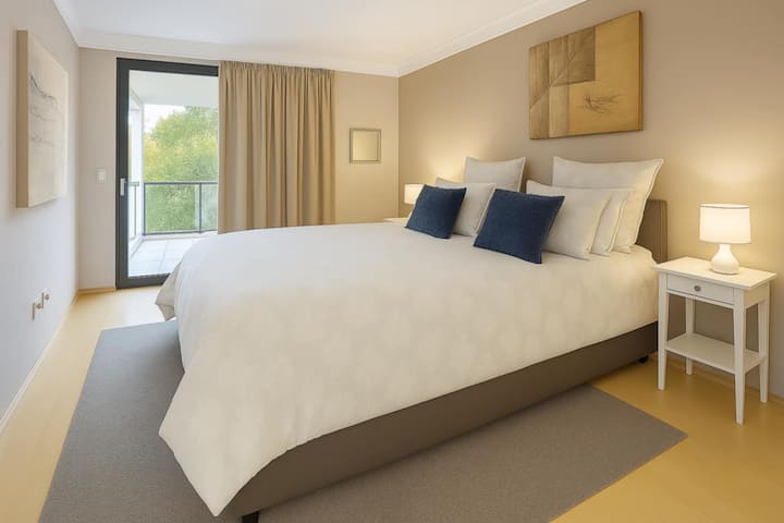 Melville Oasis  *Mega Lush King Bed* - Perth