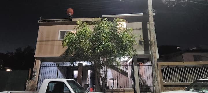 Cercas Del Aeropuerto Garitas De Usa Y Consulado - Tijuana