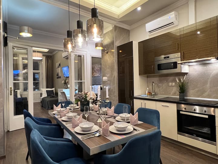 Elegant Downtown Apt. With View To The Synagogue - Budapest
