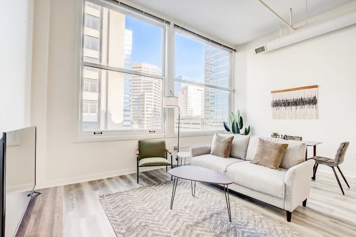 Cozysuites - 2br With Direct Skybridge Access #3 - Irvington Historic District, IN