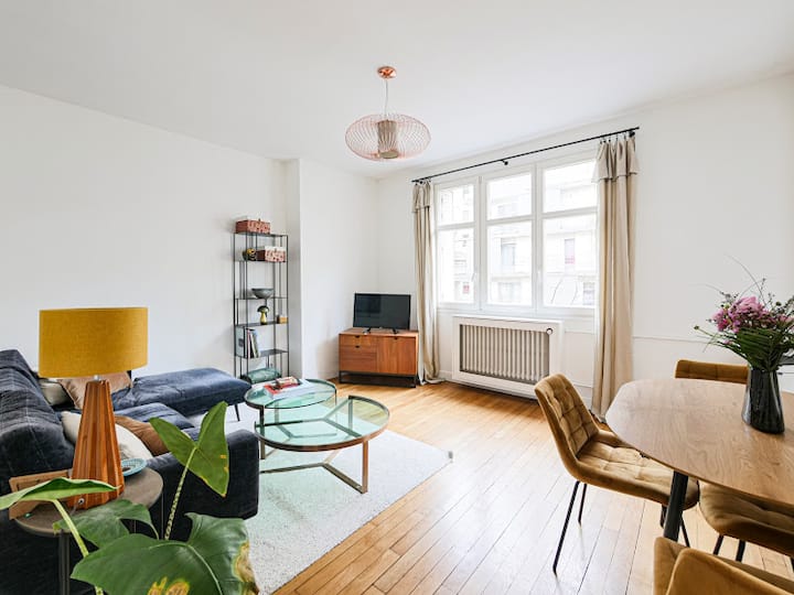 Appartement De 70m2 Rénové - Paris 15 - 2 Ch - Paris
