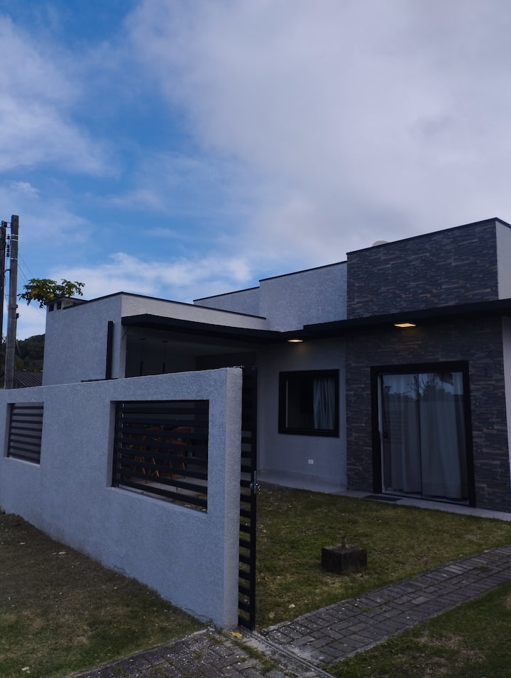 Casa Para Temporada Em Matinhos/pr - Matinhos