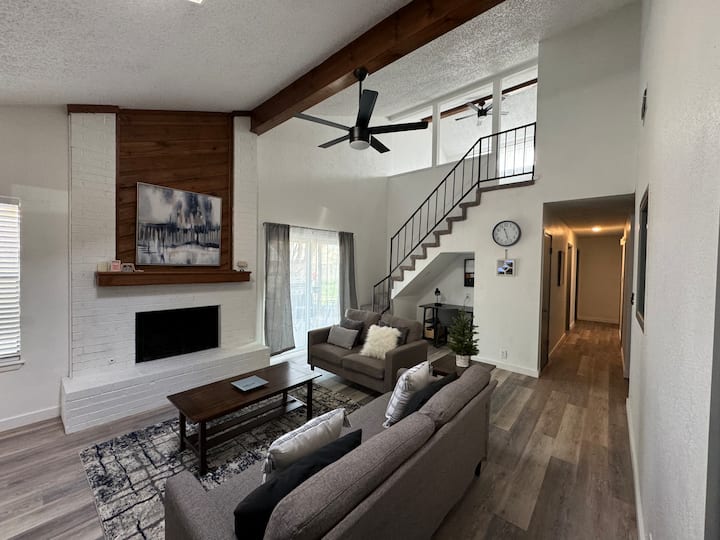 Charming Home In South Lubbock 4br/2ba - Lubbock, TX