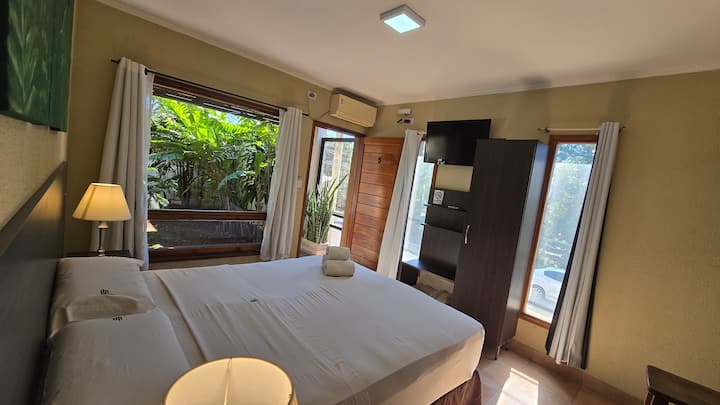 Matrimonial, Centrico, Piscina, Desayuno Incluido - Puerto Iguazú