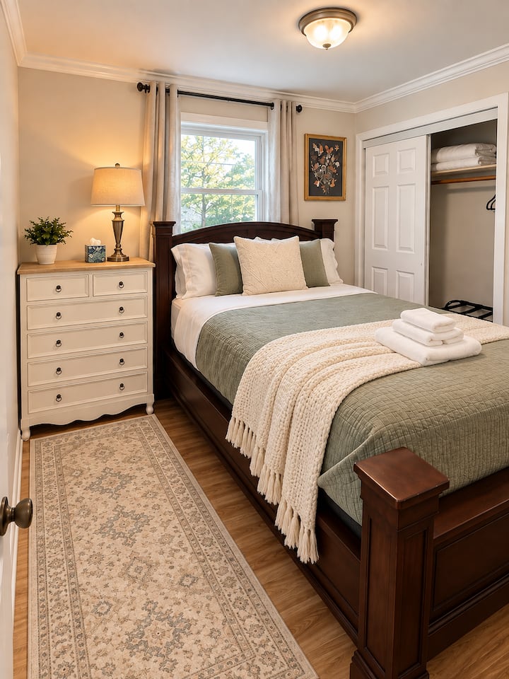 Chic 2br Near Downtown Chicago And Train W/parking - Oak Park, IL