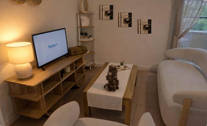 Le Castelli - Terrasse Parking - Piscine Résidence - Carcassonne