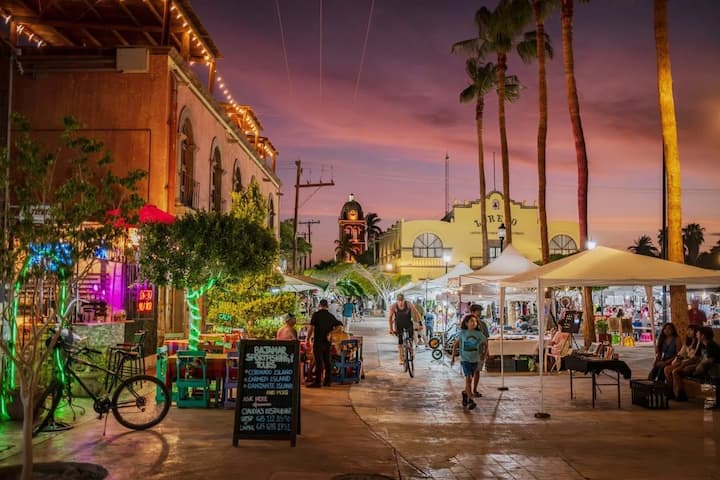 A Pasos Del Malecón Y La Plaza De Loreto" - Loreto