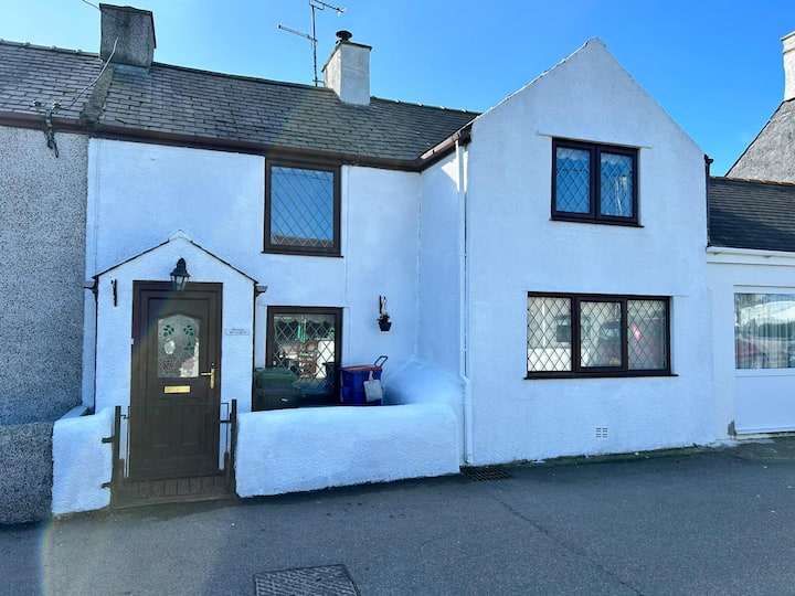 Bwthyn Preswylfa (Sleeps 4+2) - Anglesey