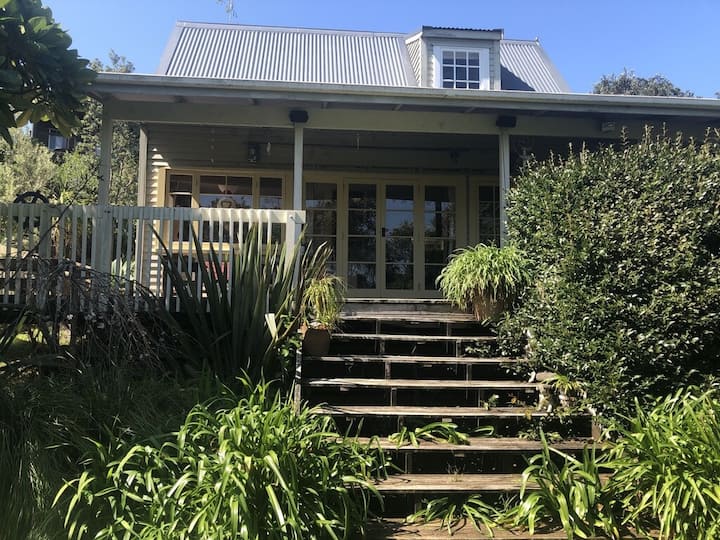 Whangapoua Classic Kiwi Bach - Coromandel