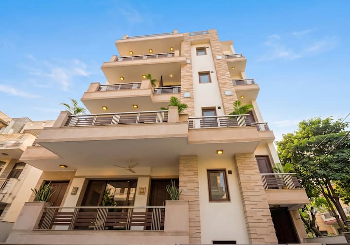 Chopras Apartment@4bed Rooms - Noida