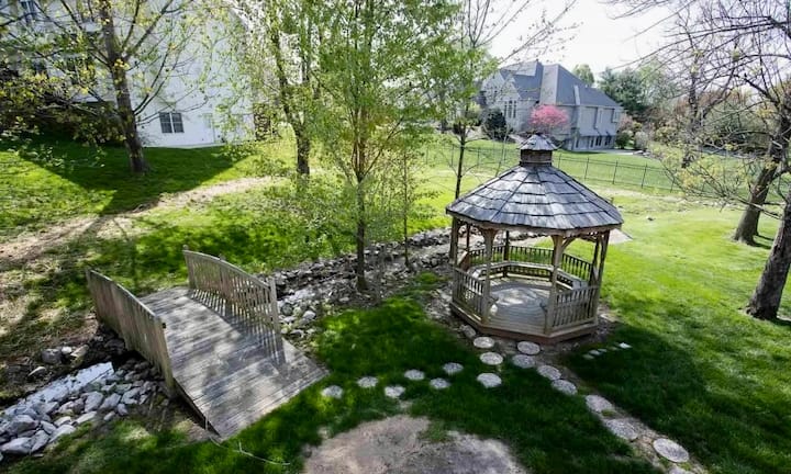 Spacious Home - 5 Miles From Iu - Bloomington, IN
