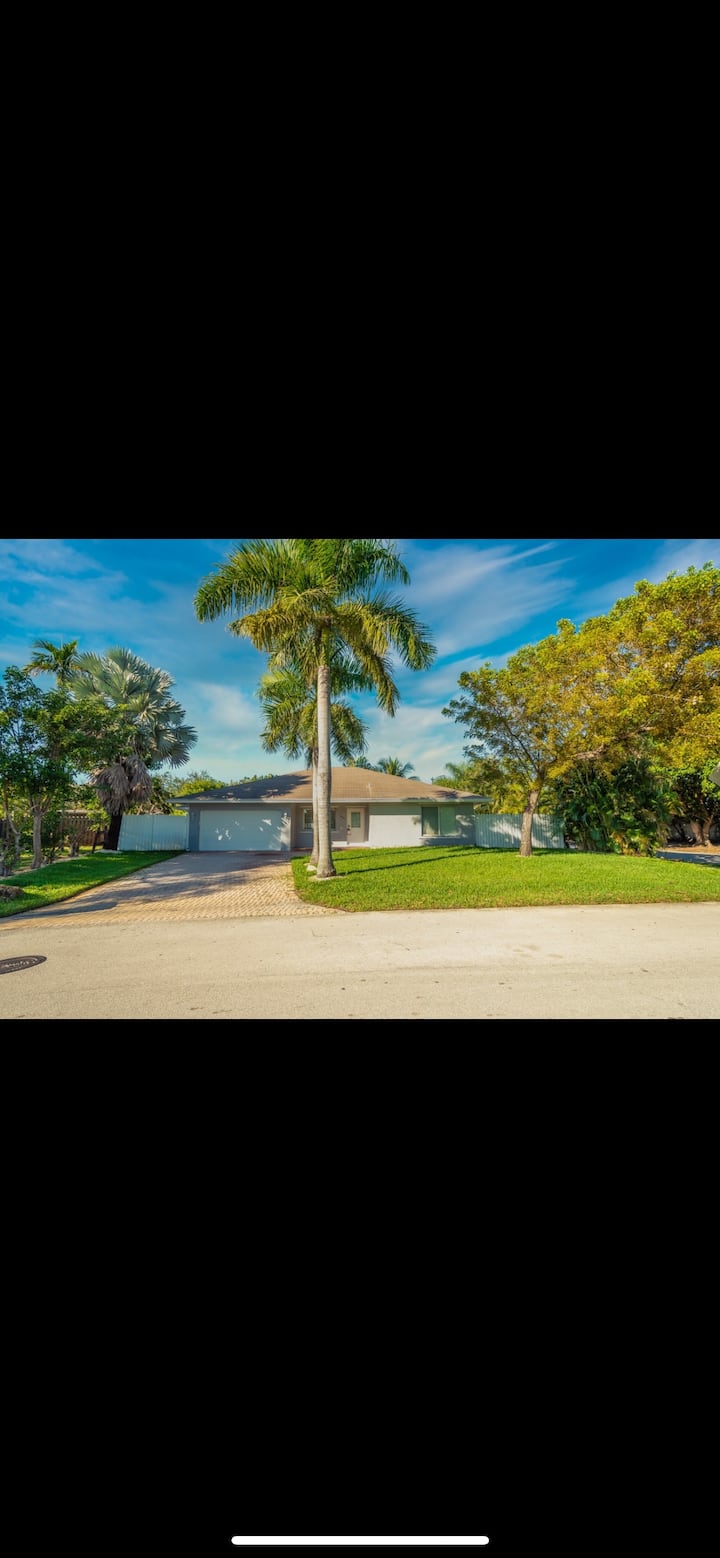 Lovely Cozy, And Relax 5 Min From The Beach - Pompano Beach, FL
