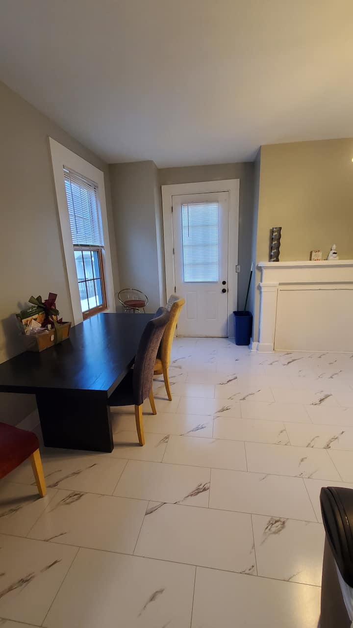 Room With Sitting Area - Branford, CT