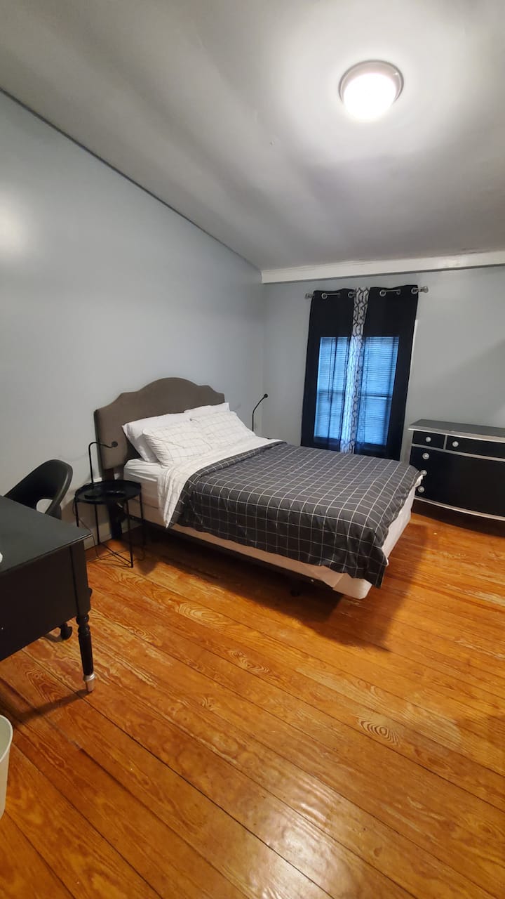 Room With Sitting Area - Branford, CT