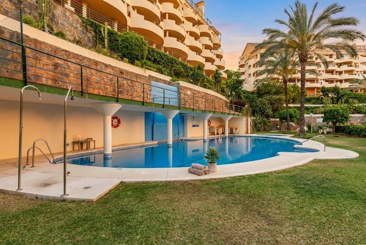 Duplex In Puerto Banus By Costarentals - Ref M40 - Marbella