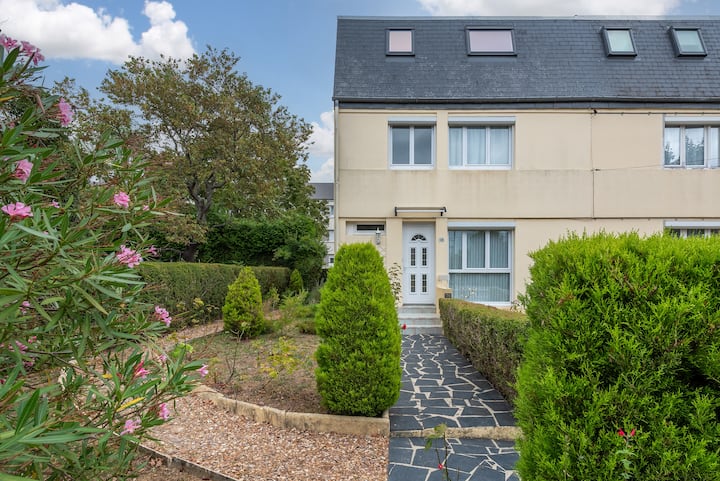 Maison Familiale Avec Jardin - 5 Chambres - Caen