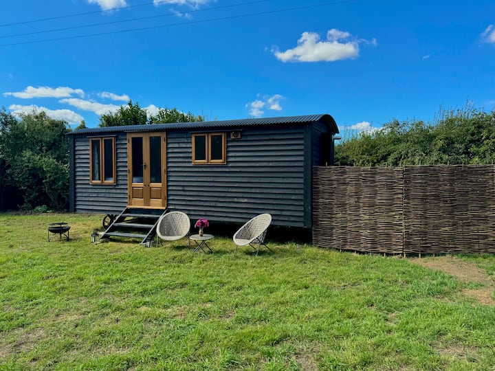 Off Grid, Tranquil, Retreat - Essex