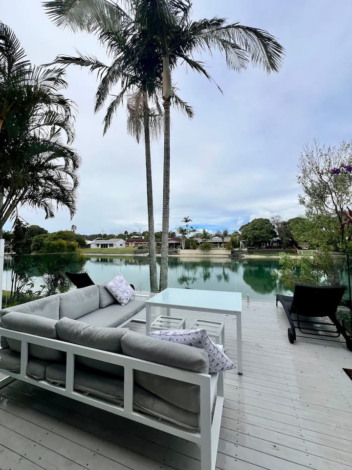 Waterfront Family Oasis - Pool, Kayaks - Gold Coast