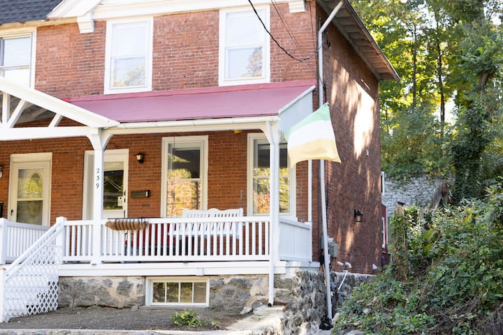 Private 2br Residence | Bala Cynwyd, Pa | Parking - Philadelphia, PA