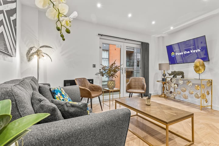 Spacious Apartment - 8min To Manchester Centre - Manchester