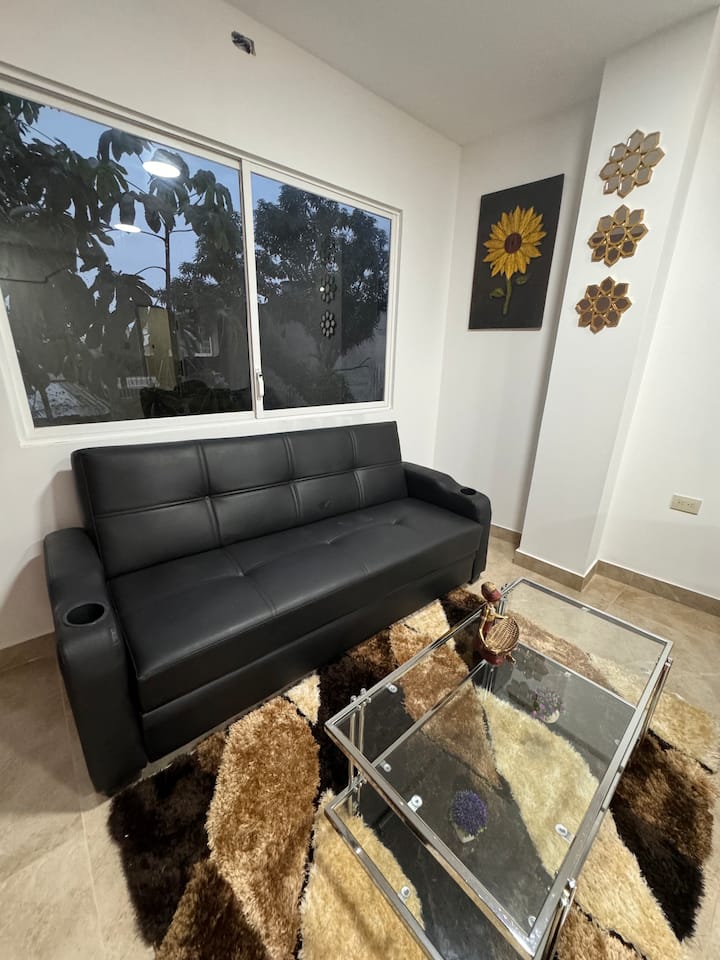 Departamento Elegante Y Cómodo - Machala