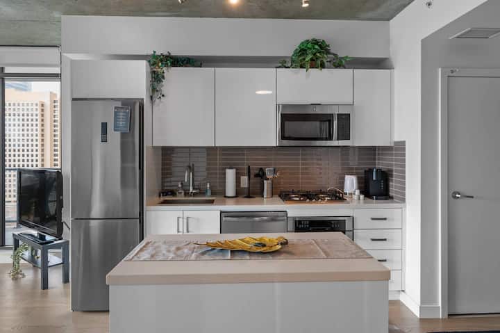 "Sky Cabin" | Ug Parking | Ac | Mins To Saddledome - Calgary