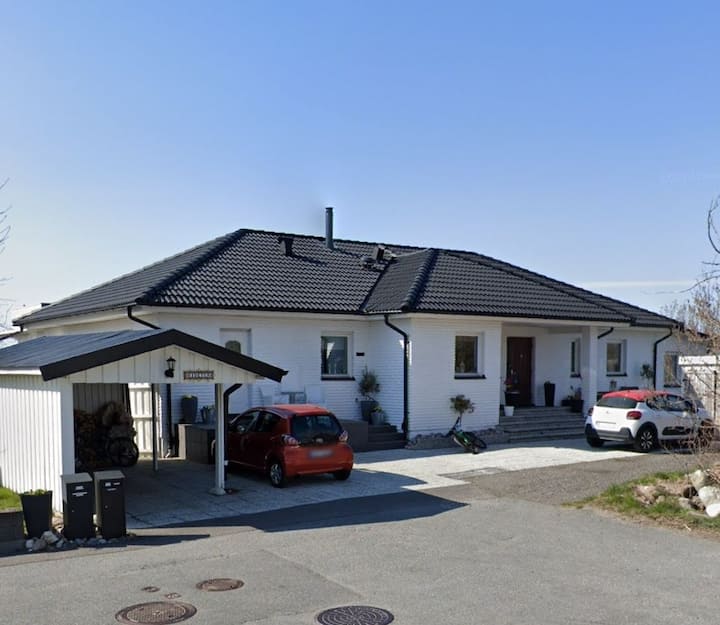 Stor Villa Med Jacuzzi Och Bastu - Hönö