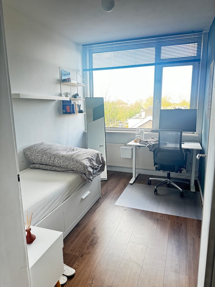Single Room (Long Term Possible) - Eindhoven