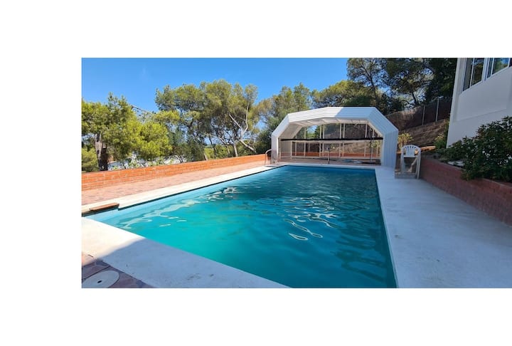 2 Ch. Neuf | Piscine, Terrasse & Vue Superbe - Castelldefels