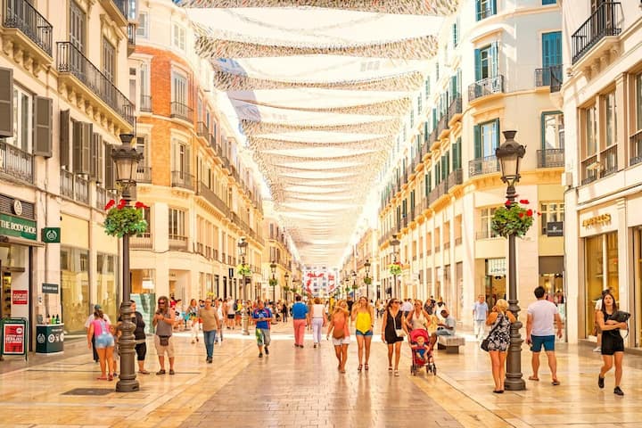 Geniet Van De Lentezon In Málaga - Málaga