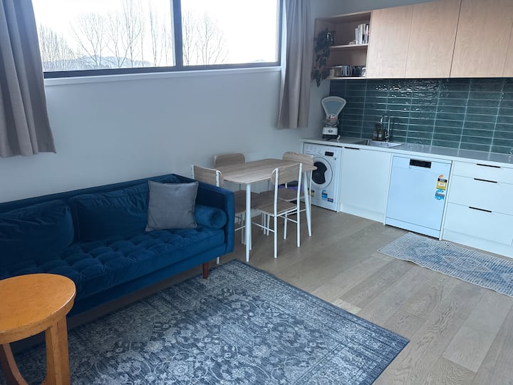 Luxurious Mountain View 2 Bedroom Apartment - Arrowtown