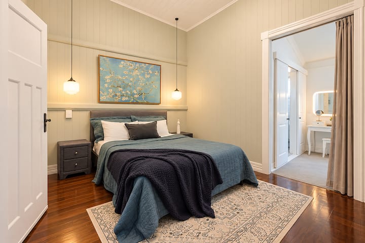 Iconic Queenslander | Walk To Gabba | 5 Brs 10 Ppl - Brisbane