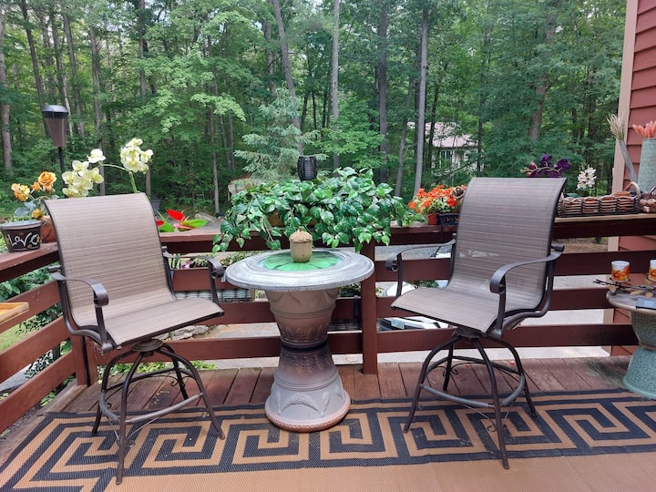Cozy Retreat Near Lake And Ocean - Deerfield, NH